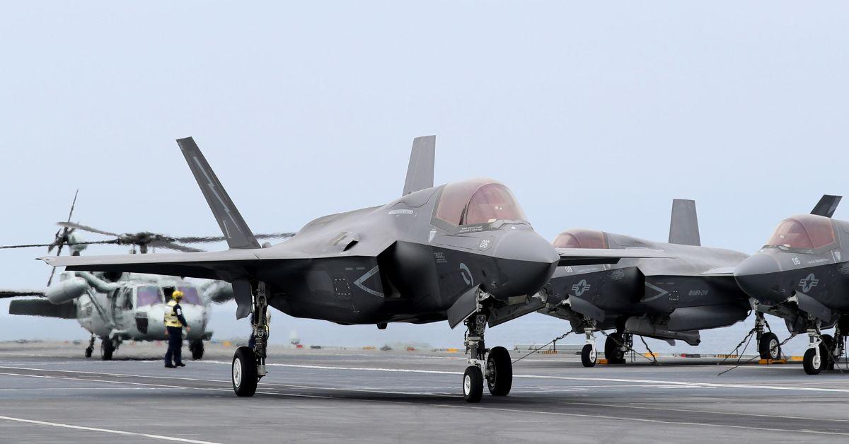 CIA Accused of Keeping 'Non-Human Craft' Recovery Missions Under Wraps