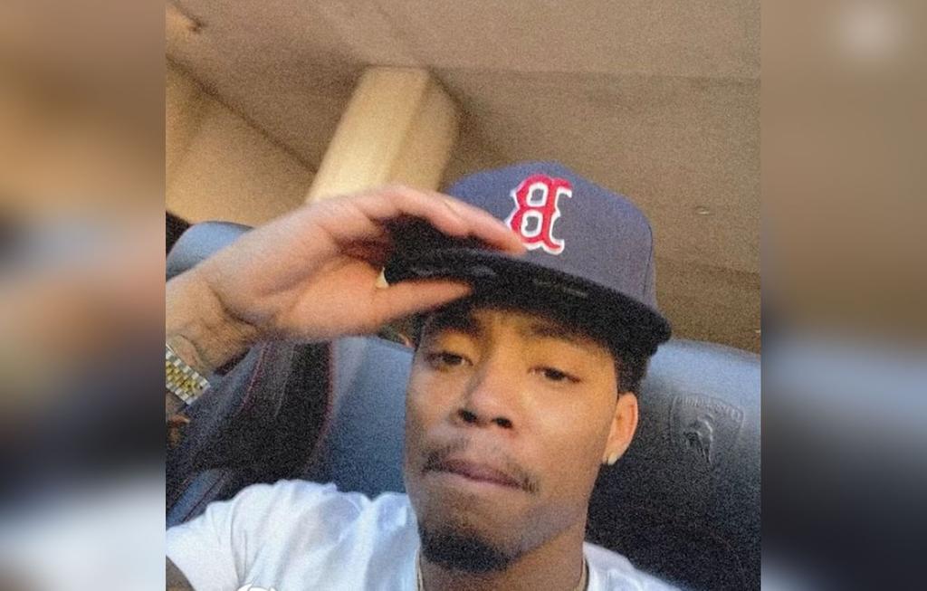 Rollie Bands Flaunts Cash Before Being Gunned Down