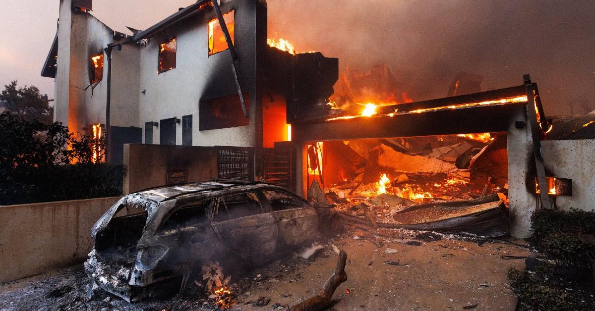 Actress Kate Beckinsale is offering to help L.A. wildfire victims.