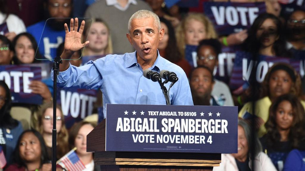 Michelle Obama 'Plotting' to Announce End of Marriage After Midterms