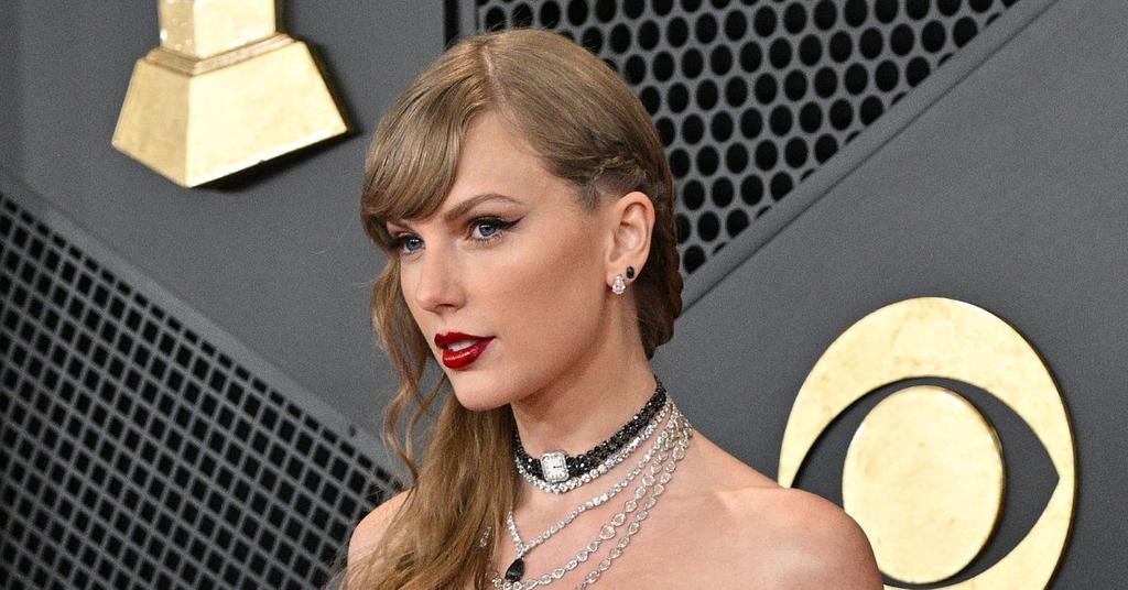 Taylor Swift Sells Her Private Jet After Threatening Legal Action Over ...