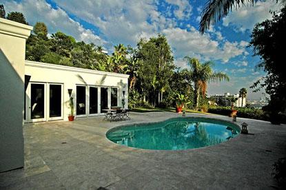 Penelope Cruz Sells Her Mansion... Is She returning To Spain?
