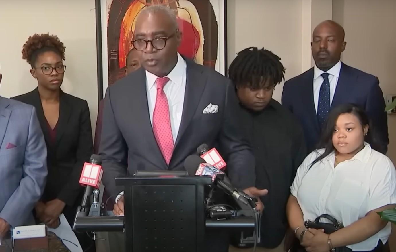 Baby Decapitation Horror: Doctor Delivered Body and Legs Delivered via ...