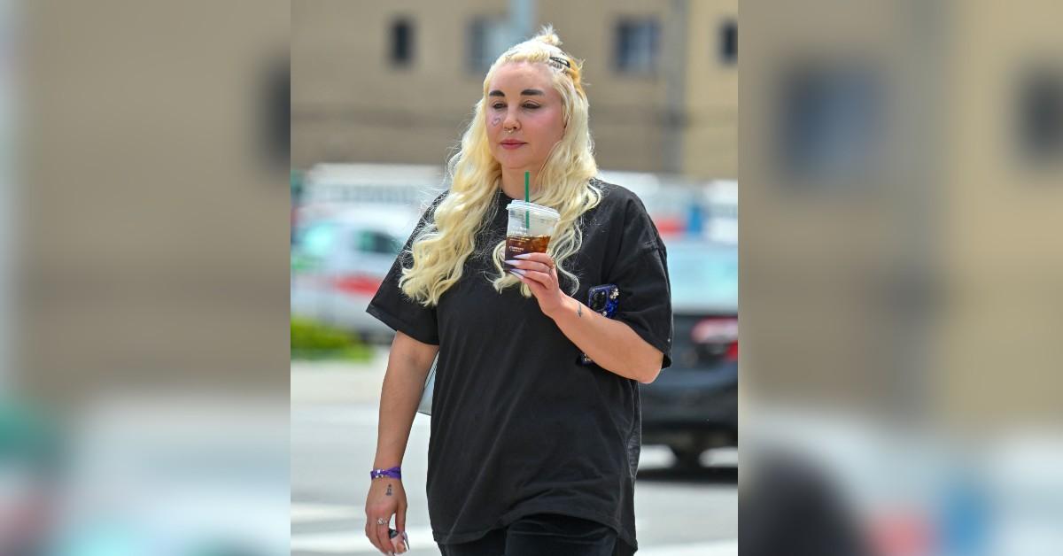 Amanda Bynes Ditches Short Hair, Returns to Long 'Do for Rare Outing