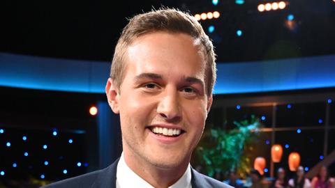 'Bachelor' Peter Weber Hospitalized, Gets Stitches In Face After Fall