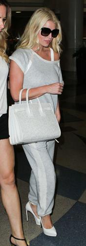 Jessica Slim-pson! Mother-Of-2 Boasts Amazing Body During Coast-To ...