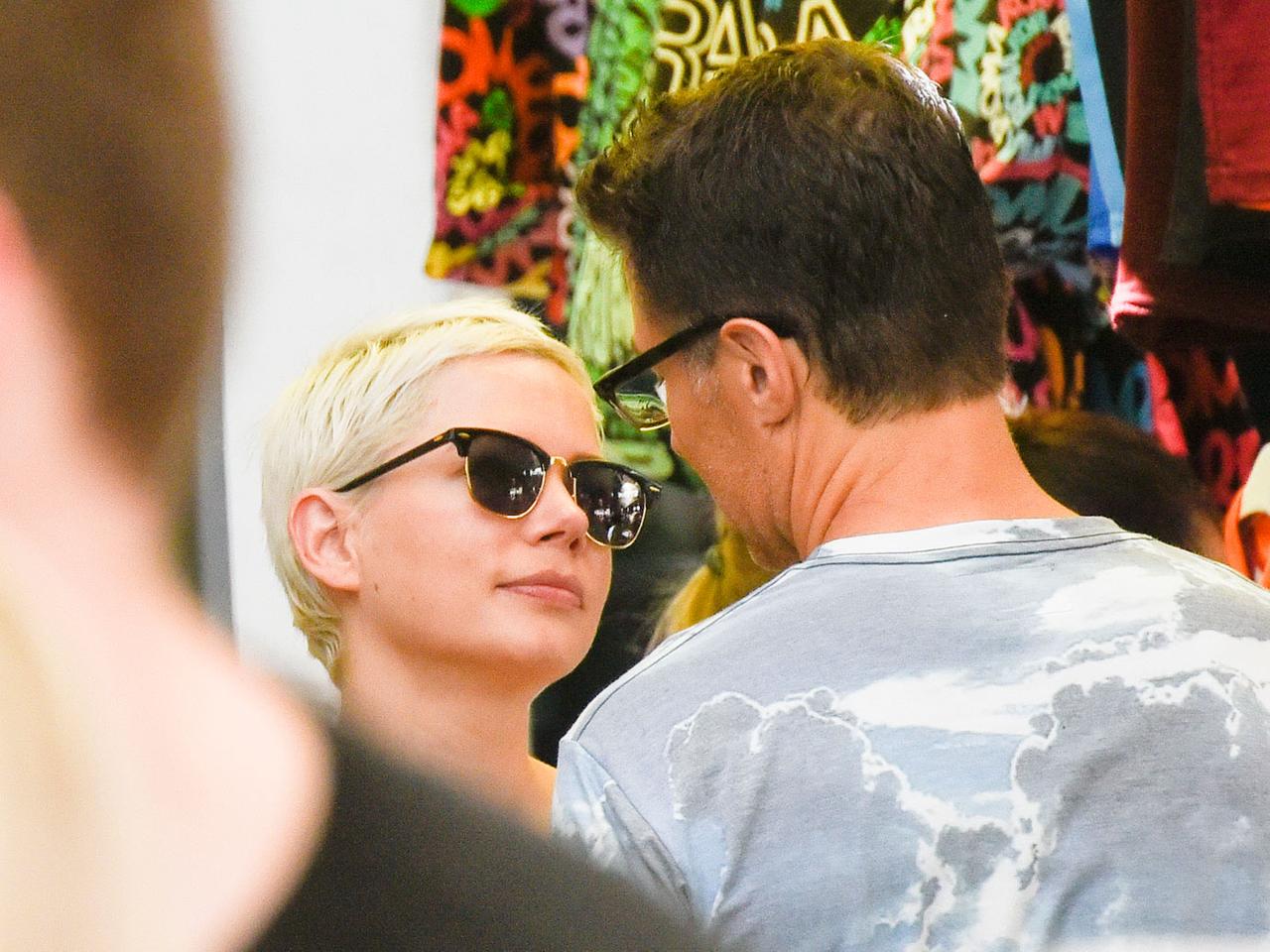 Michelle Williams New Boyfriend Kissing Rome