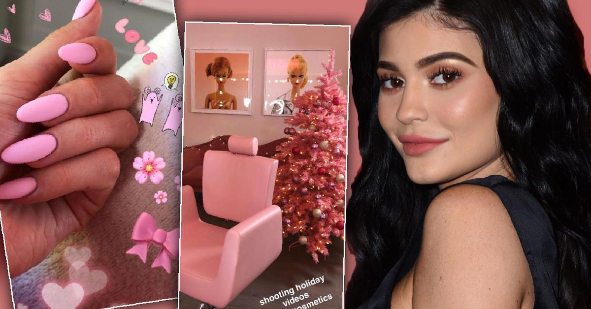 Kylie Jenner Drops Girl Baby Hints Pink Social Media