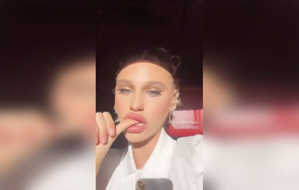 Meredith Mickelson All Smiles At Madison Beer Event, 2 Weeks After ...