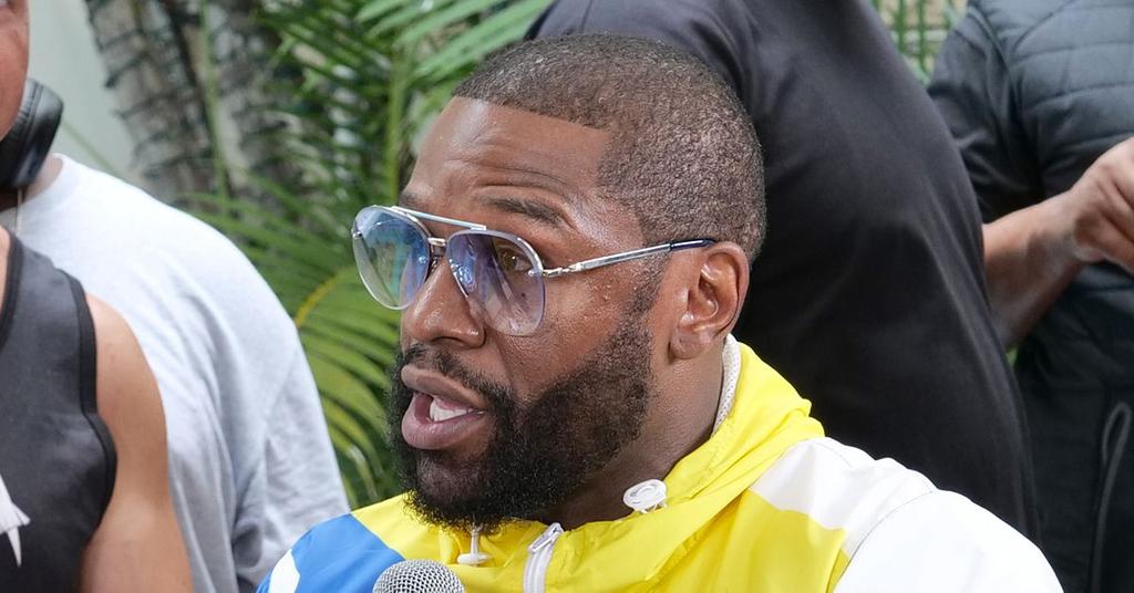 Floyd Mayweather Blows Off $400k Lawsuit Over Diamond Chains