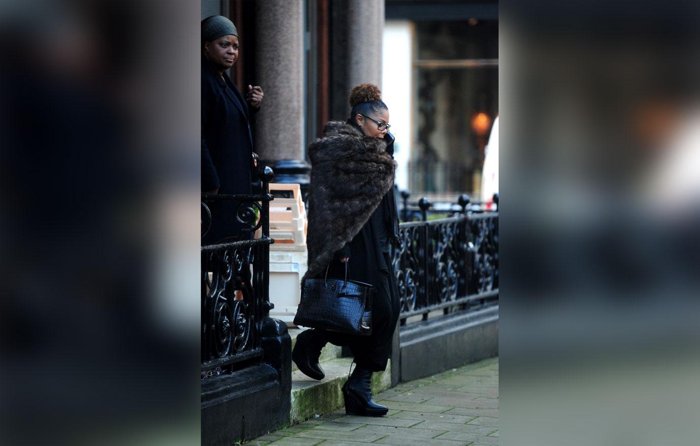 Janet Jackson Baby Body Weight Gain Photos -- Doomed To Be Fat Forever ...