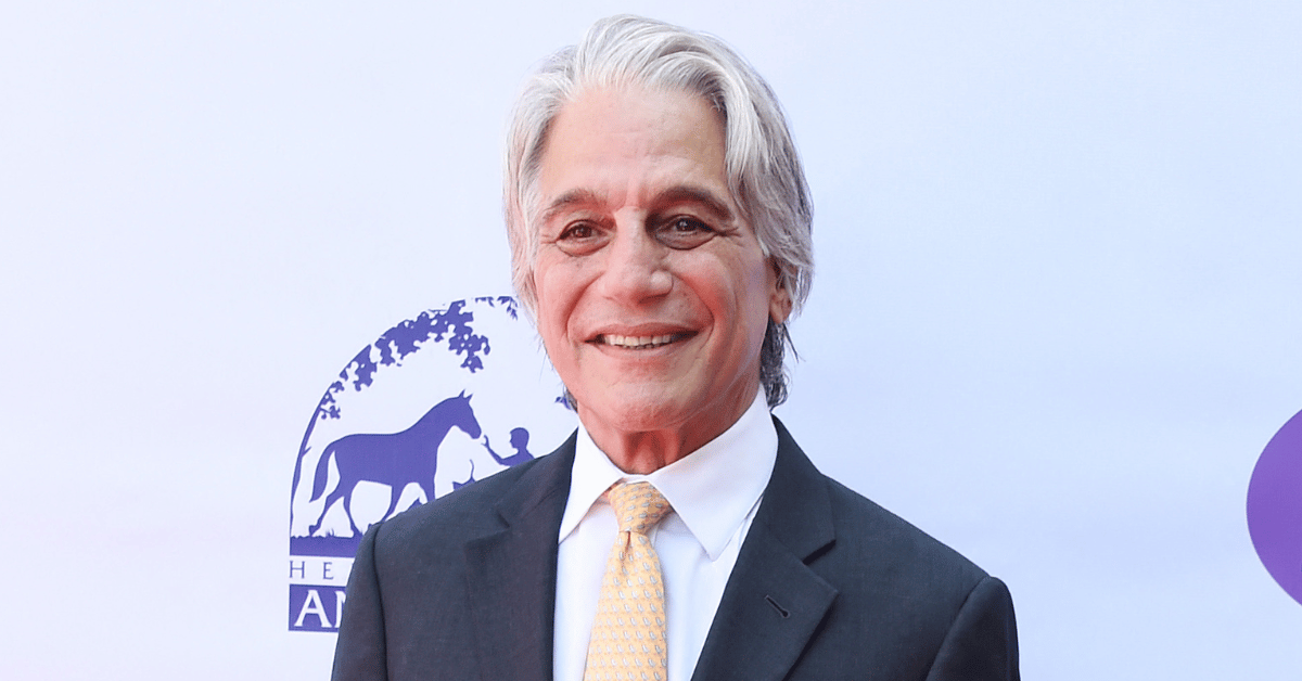 Tony Danza Apologizes to Reporter After 'Condescending' Red Carpet ...