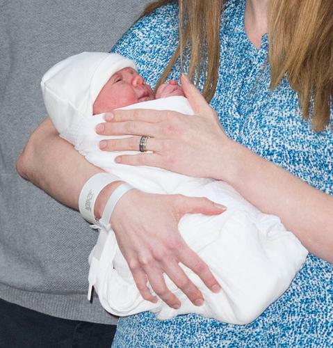It’s A Presidential Baby! Chelsea Clinton Introduces Daughter Charlotte ...