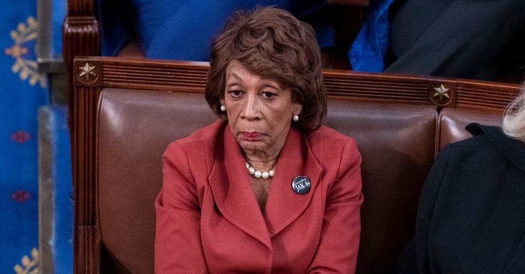 Maxine Waters Trashes 'Pathetic' Kevin McCarthy, Won't 'Save' Him