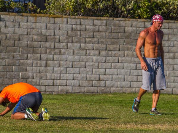 48 & Looking Great! Birthday Boy Tim McGraw Defies Age With Eight-Pack ...