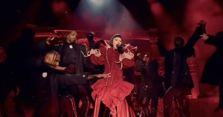 Lady Gaga Suffers Major Technical Issues With Her Mic During Coachella