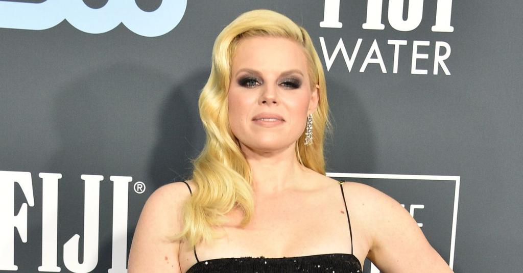 Megan Hilty Reveals Sister, Niece & Brother-In-Law Dead In Plane Crash