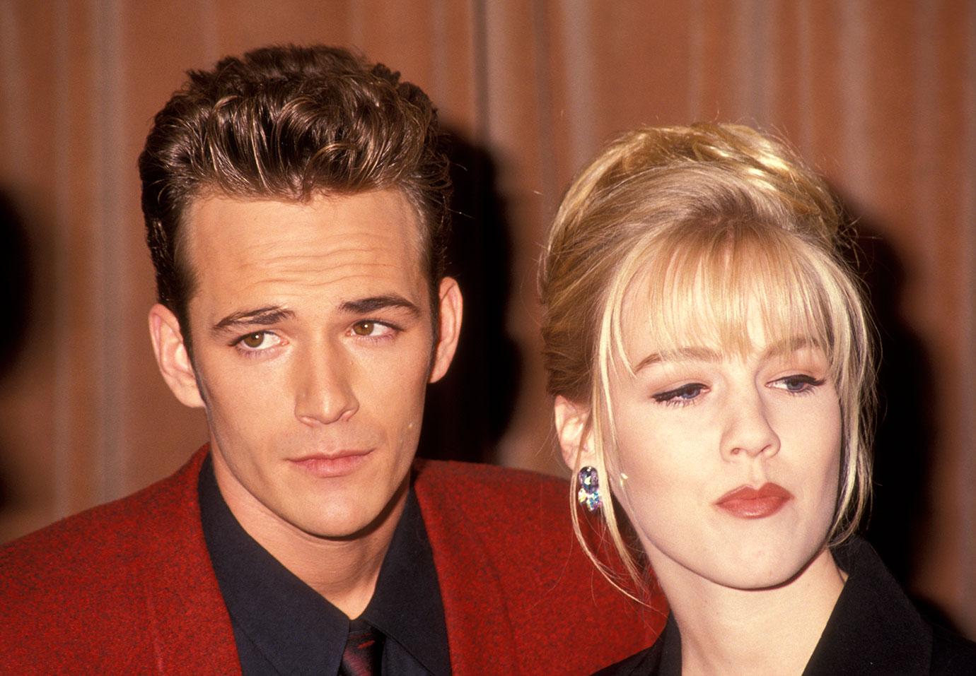 Luke Perry Dead – Photos '90120' Star's Many Loves Including Jennie ...