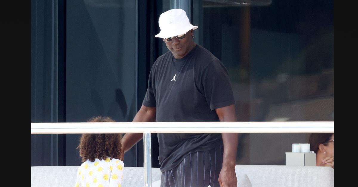 Michael Jordan's 40-Pound Weight Gain is 'Worrisome,' Experts Warn