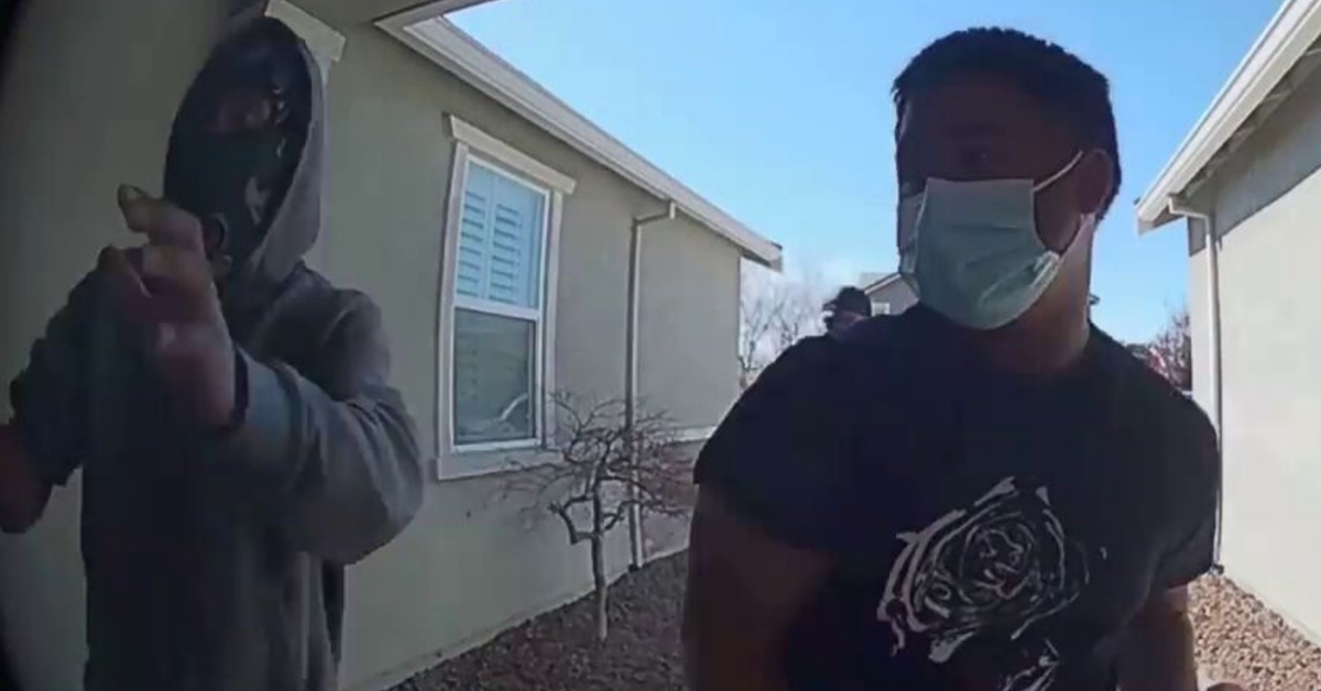 Shocking Video! Armed Suspects Posing As Kids Selling Candy Rob Homeowner