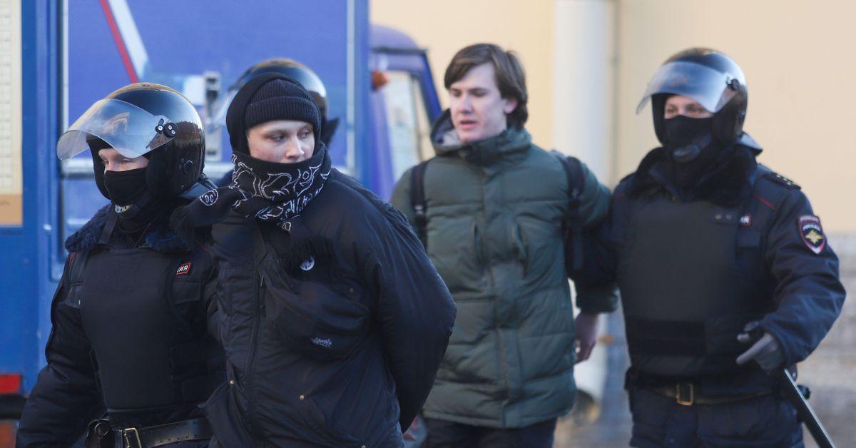 Russian Parents Report Children To Police For Protesting Putin's War In ...