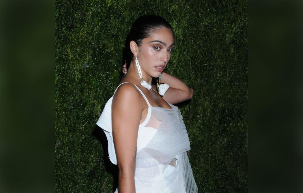 Madonnas Daughter Lourdes Leon Stuns In Sheer Dress At Gala