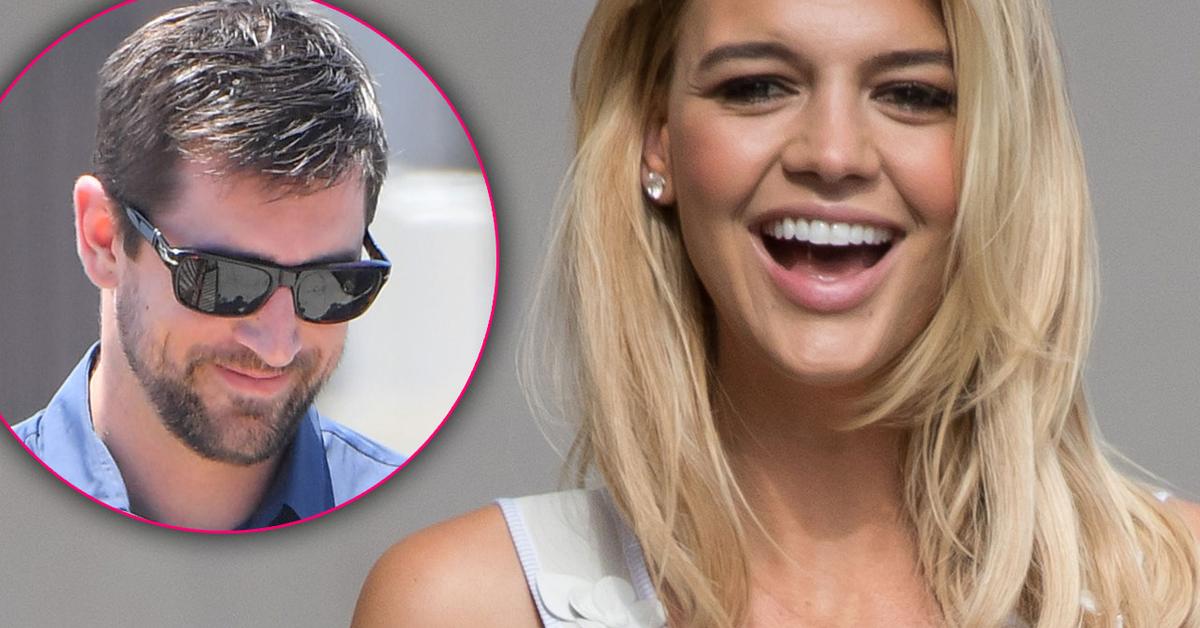 Aaron Rodgers & Kelly Rohrbach Dating Casually But Seeing Other People