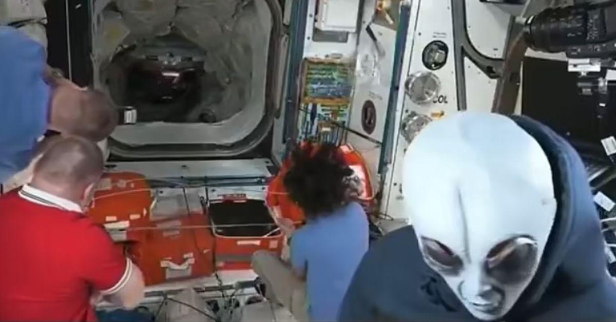 SpaceX Crew FINALLY Docks To Rescue Stranded NASA Astronauts