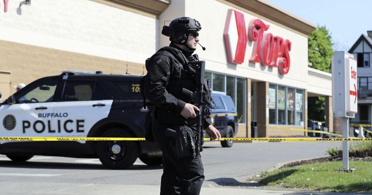 911 Operator Suspended After Hanging Up On Buffalo Supermarket Worker