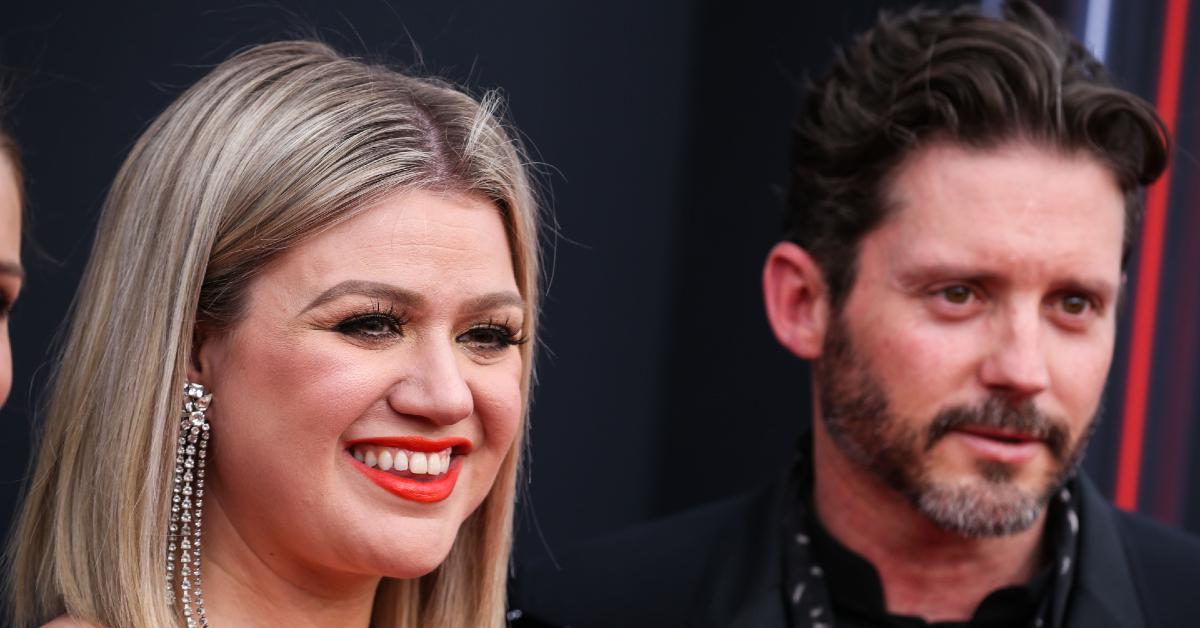 Kelly Clarkson Ordered To Pay Ex-Husband Brandon Blackstock $200,000 A ...