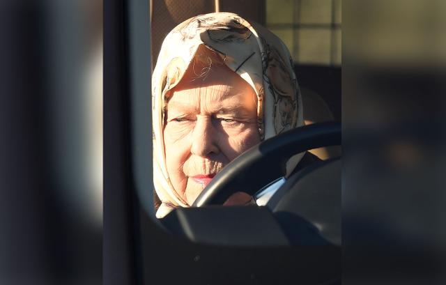 Queen Looks Angry In Photos After Meghan Markle Leaves England