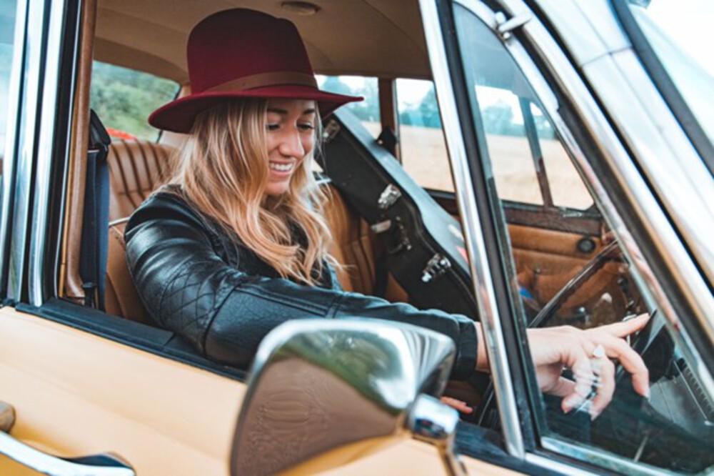 How Hannah Dorothy Broke the Rules and Became a Songwriting Sensation