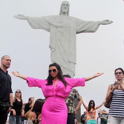 Kim Kardashian And Kanye West Pose As…Jesus Christ