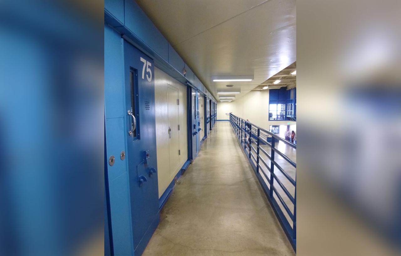 [Pics] O.J. Simpson Nevada Prison Cell Revealed