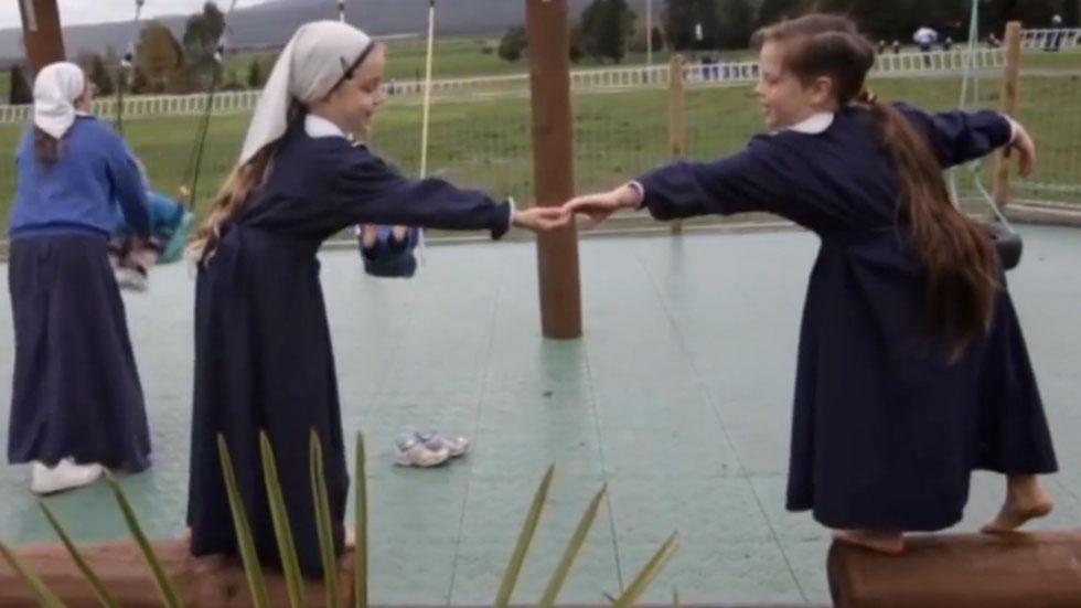 Family Leaves Gloriavale Cult That Shuns 'Evil' Outside World – Their ...