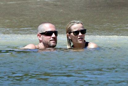 Reese Witherspoon Takes The Plunge In A Sexy Swimsuit