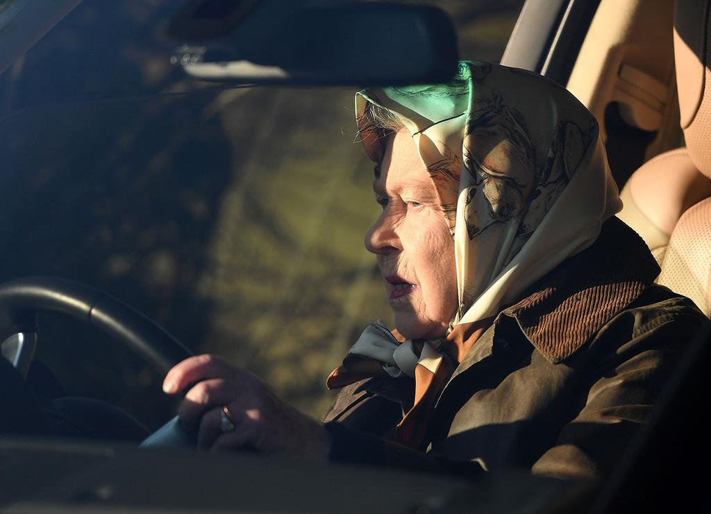 Queen Looks Angry In Photos After Meghan Markle Leaves England