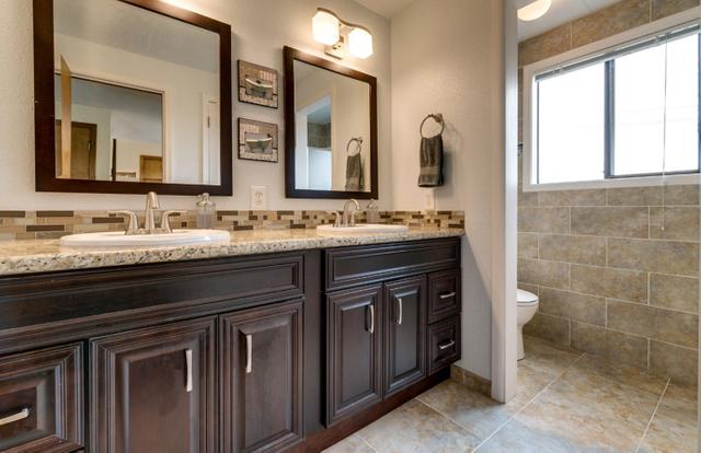 'Little People' Stars Zach & Tori Roloff Buy $560K Dream Home -- Is She ...