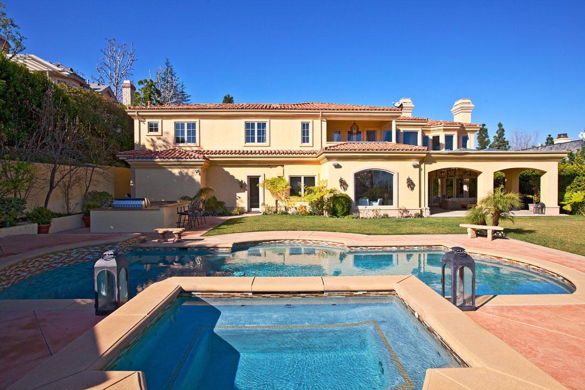 HIV-Positive Charlie Sheen Sells Beverly Hills Mansion Amid Scandal