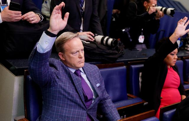 Sean Spicer Desperate To Work For Ex-Boss Donald Trump After Leaving ...