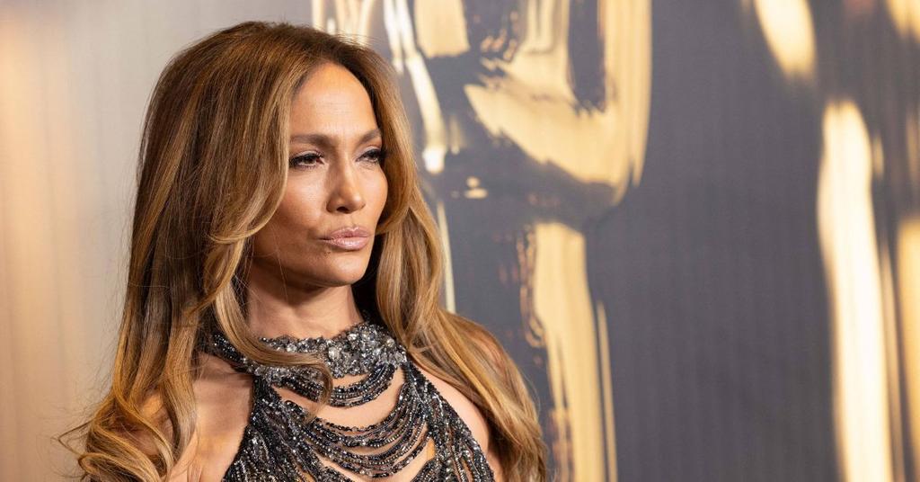 J Lo 'Seething' As Ben Affleck 'Plans To Remove His Back Tattoo'