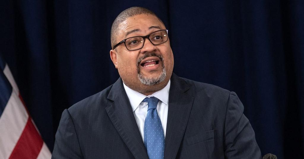 Trump Calls For Congress To Defund The Police After His Arrest