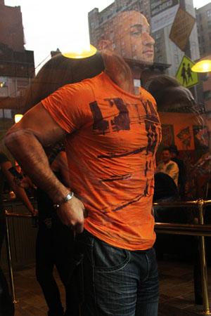 Mike The Situation Shows Off His Abs