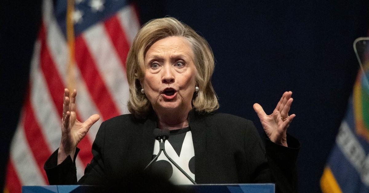 Hillary Clinton Approved Leak Of Fake Trump Russia Story 3076