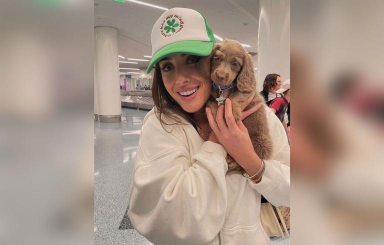 Adam Levine Allegedly Gave Instagram Model Sumner Stroh FRONT ROW ...