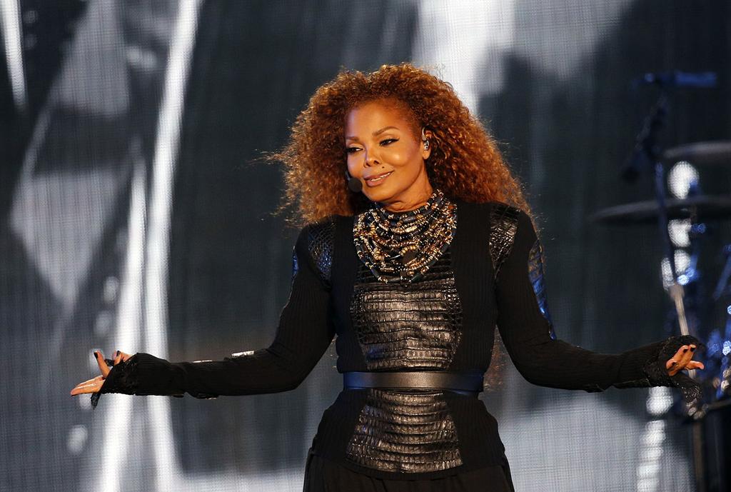 Janet Jackson Unrecognizable After Massive Plastic Surgery Makeover