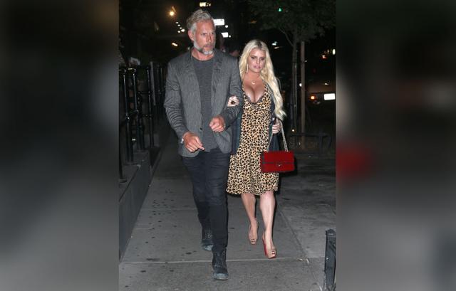 Jessica Simpson Flaunts Her Curvy Figure & Weight Gain