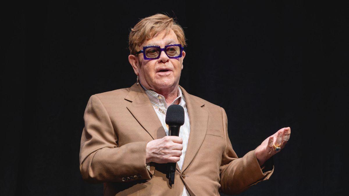 Elton John 'Urged Godson Brooklyn Beckham to Make Peace With Parents'