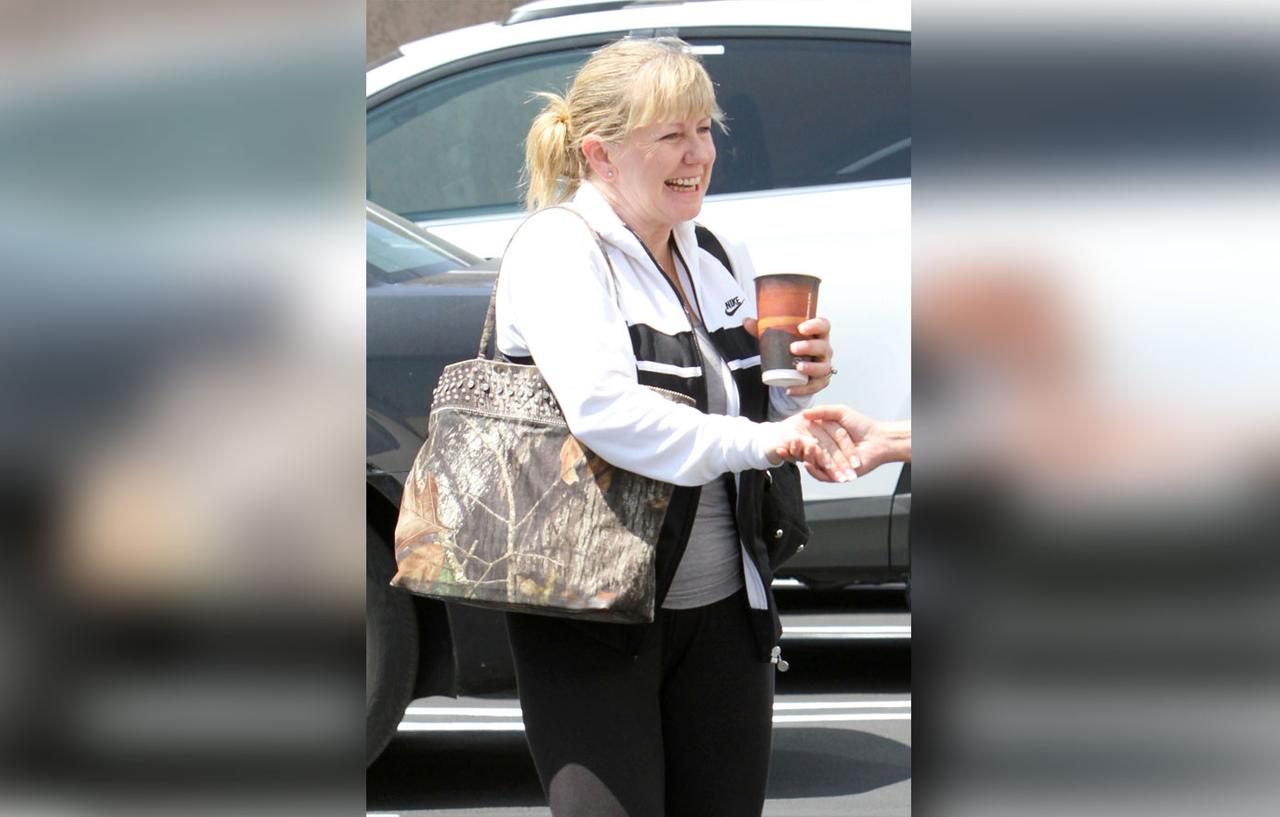 Tonya Harding Smokes Cigarette During ‘DWTS’ Practice